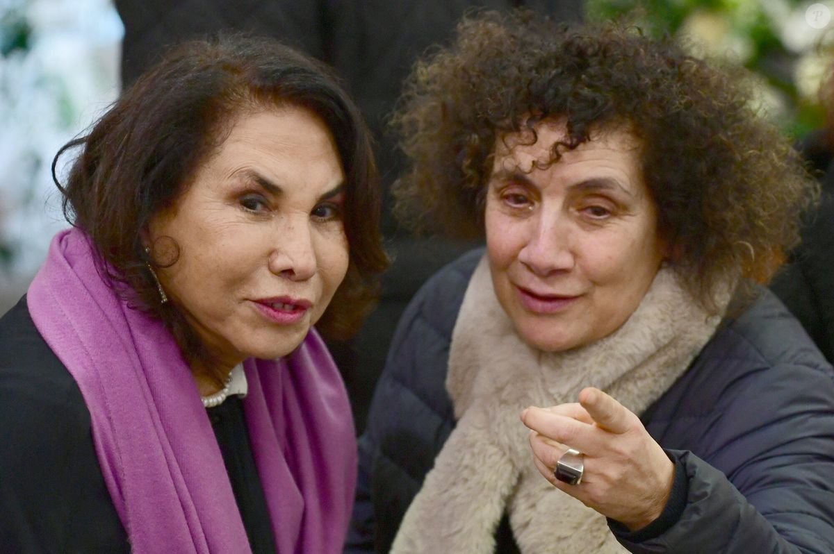 Photo : Rachel Kahn, la veuve du défunt - Obsèques de J-F.Kahn dans la ...