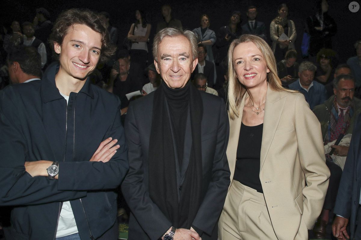 Photo : Jean Arnault, Bernard Arnault et Delphine Arnault - Front-Row du défilé DIOR "Collection ...