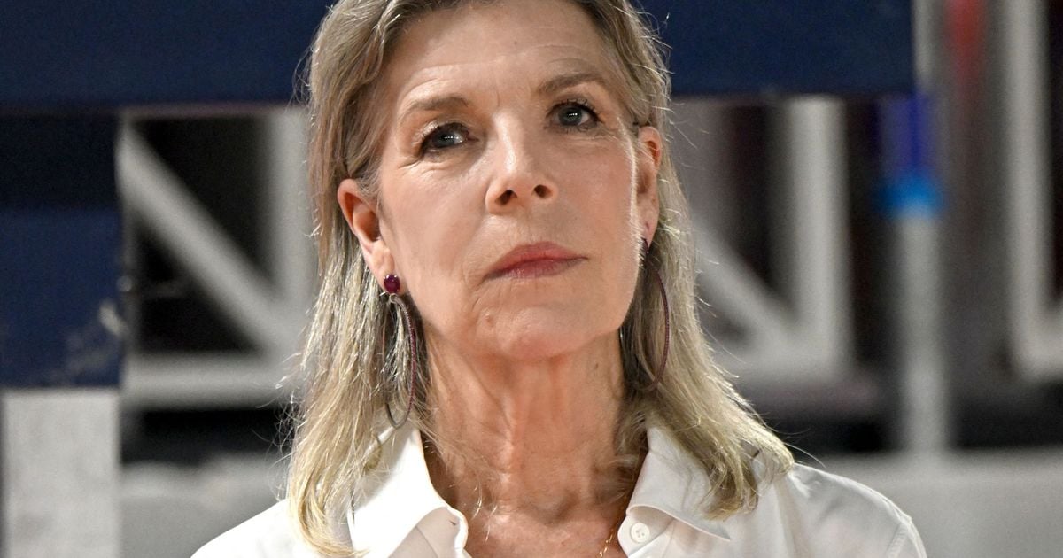 Caroline de Monaco a trouvé refuge dans une bergerie au coeur de la Provence avec 3 de ses ...