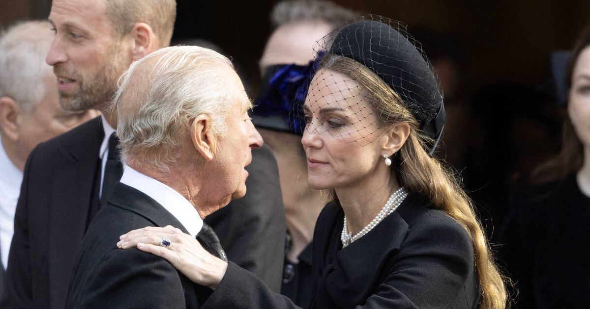 Elle a fait plus qu'une révérence : Kate Middleton est allée encore ...