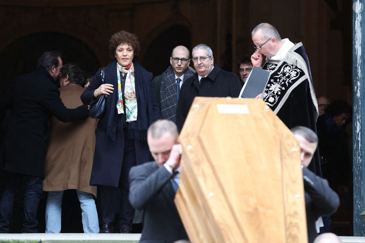 Photo : Bertrand Blier a été inhumé à Paris Farida Rahouadji, compagne ...