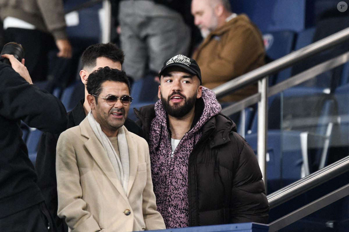 Photo : Jamel Debbouze, Leon Debbouze et Oli assistent au match ...