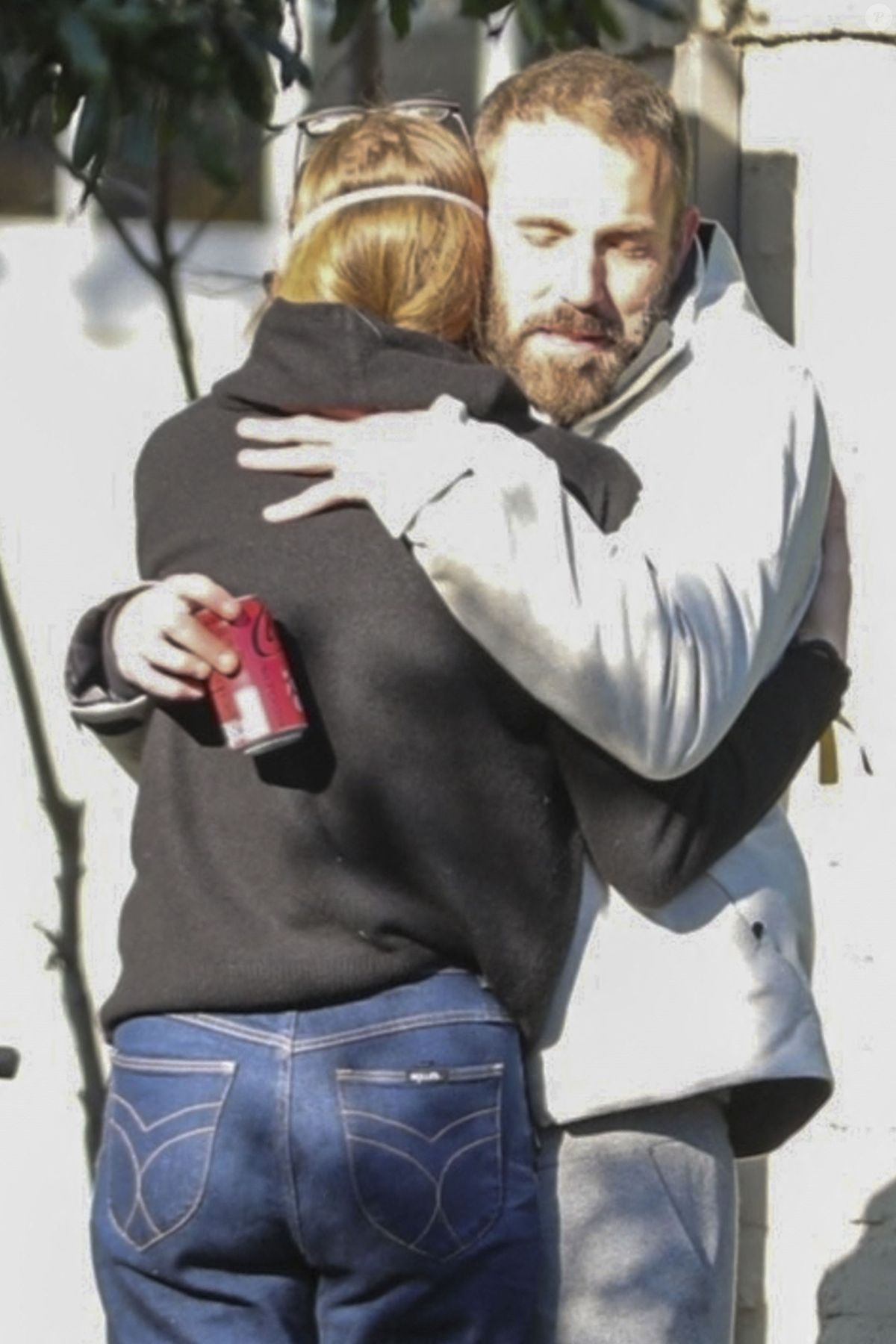Photo : Brentwood, CA - Ben Affleck embraced his daughter Violet after ...