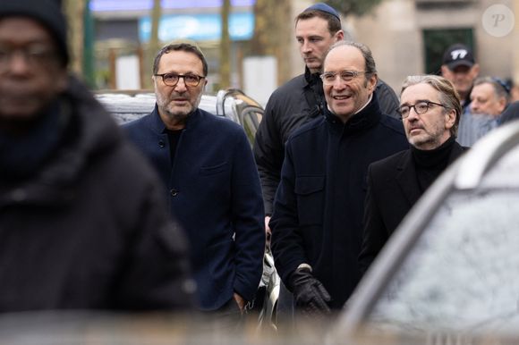 Obsèques de Claude Berda à Bagneux : Arthur et Xavier Niel présents ...