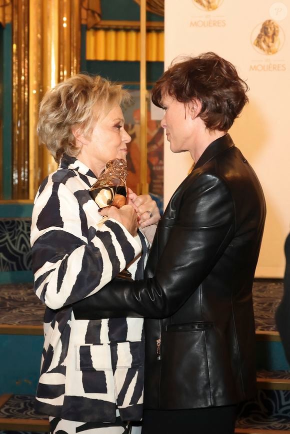 "C'est quelqu'un d'essentiel" : Muriel Robin a oublié une personne ...