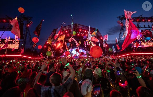 Le grand patron pris sur le fait au concert de Coldplay a pris une décision qui va changer sa ...