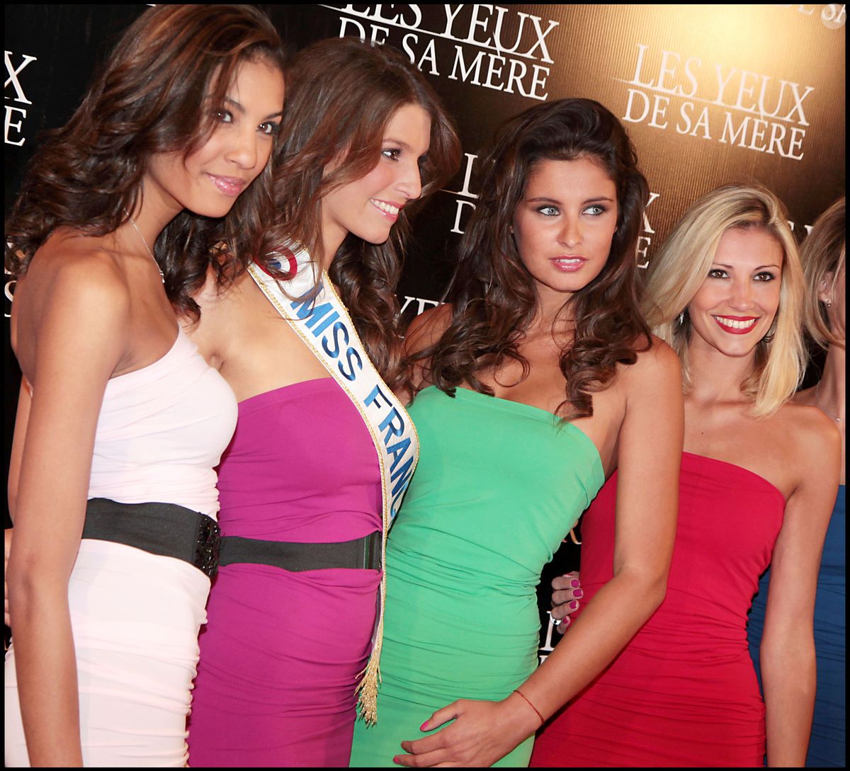 Photo : Chloé Mortaud, Laury Thilleman, Malika Ménard, Alexandra ...