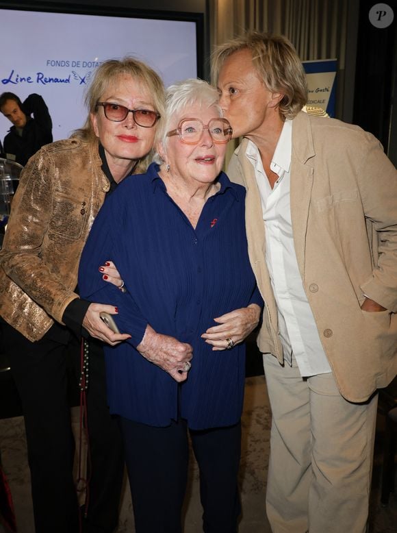 Line Renaud entourée de ses "filles" Muriel Robin et Claude Chirac pour ...