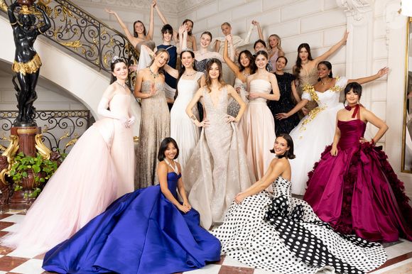 Bal des débutantes : les sublimes robes et les visages qui ont marqué ...