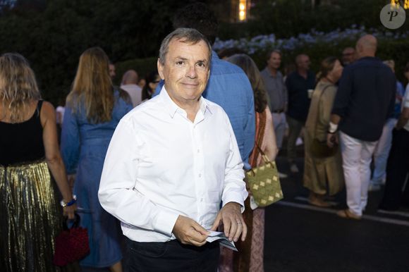 Stéphane Freiss logé dans une grande villa du côté de Saint-Tropez : l ...