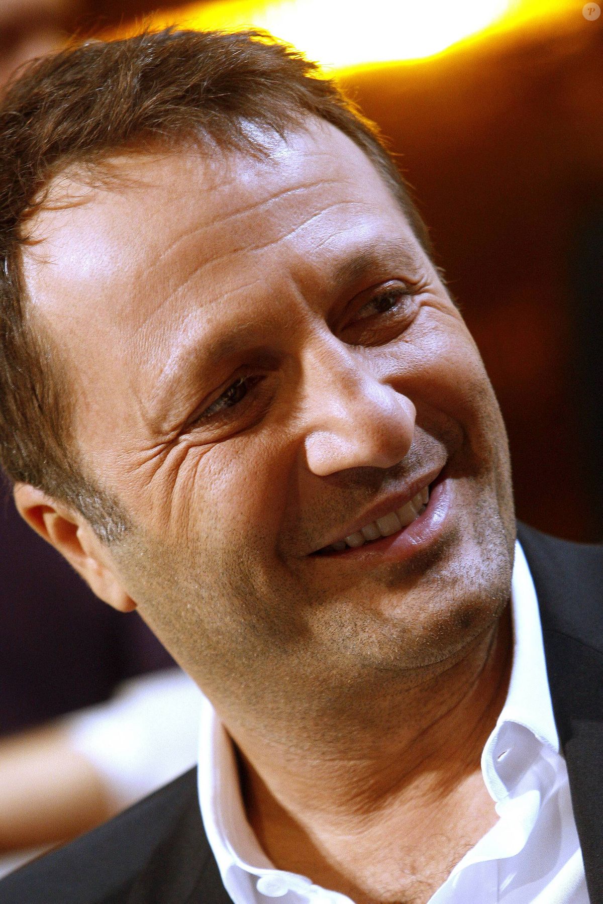 Photo : Arthur pose à Paris, France, en septembre 2011. Photo by Vim ...