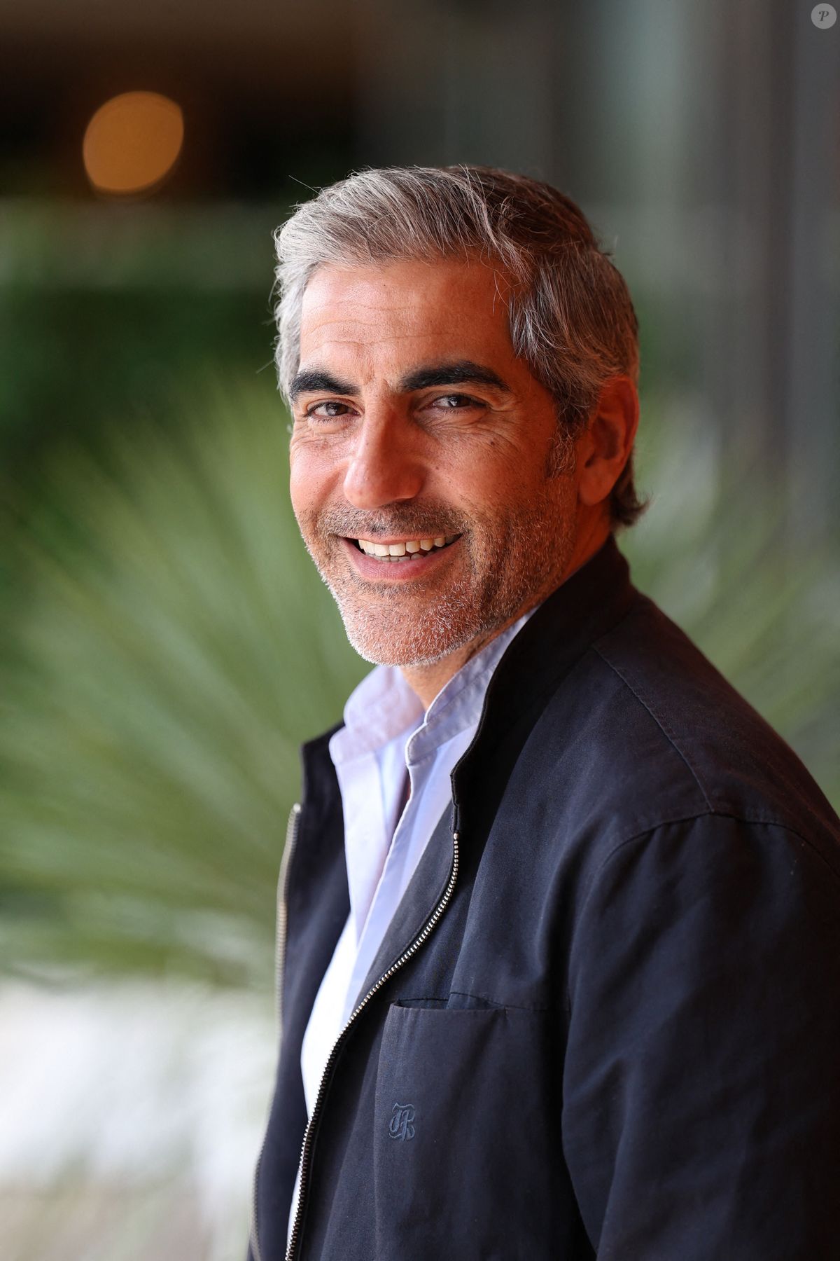 Photo : Ary Abittan en tribune lors des Internationaux de France 2025 à ...