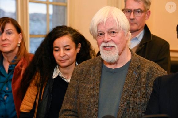 Paul Watson père de famille atypique : entre sa fille de 44 ans et ses ...
