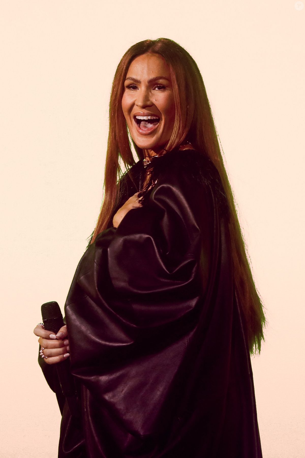 Photo : Exclusif - Vitaa - Enregistrement de l'émission "Les disques d'or de l'année" au Dôme de ...