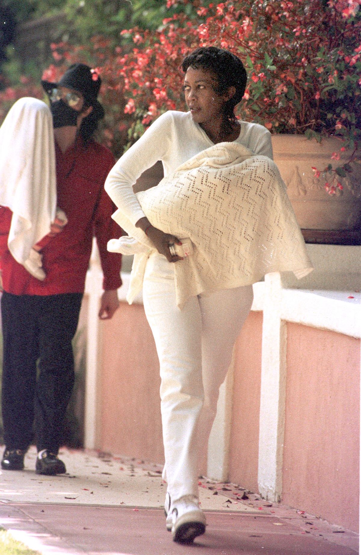 Photo : Michael Jackson avec Grace Rwaramba, la nounou de ses enfants, à Los Angeles, CA, USA ...