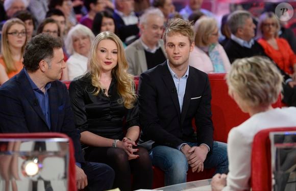 Eloignement entre Sophie Davant et sa fille Valentine Sled - Purepeople