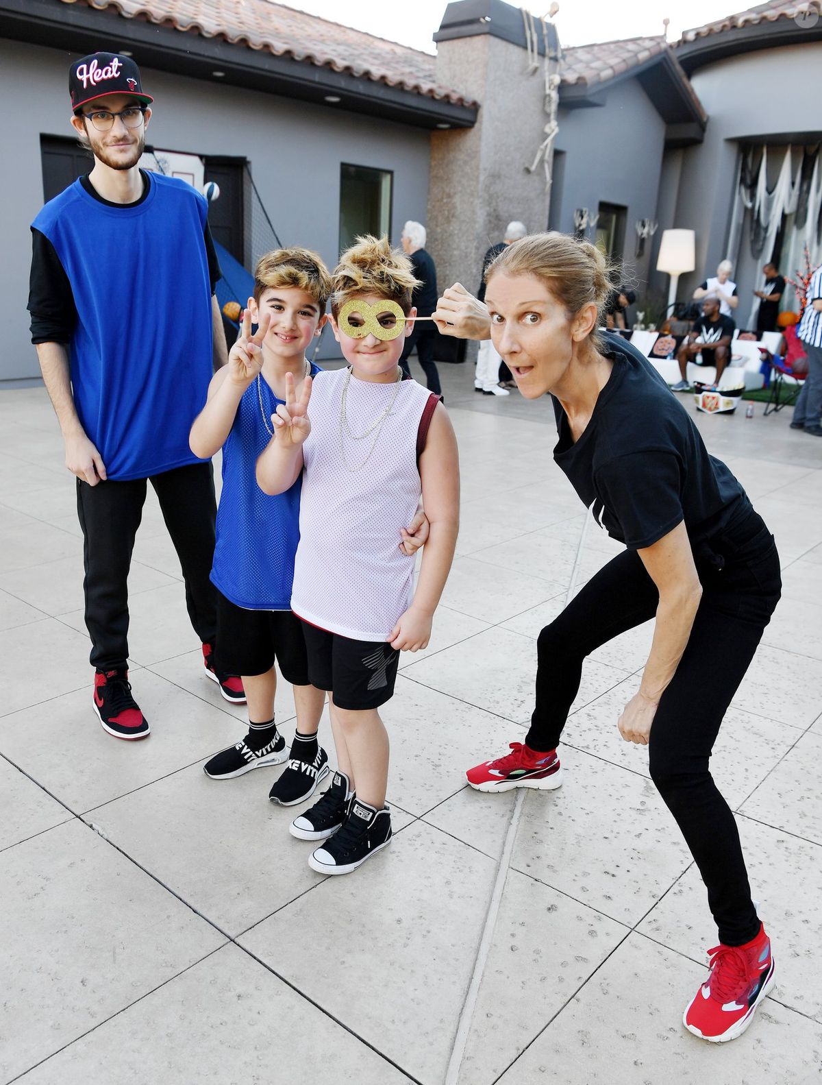 Photo : Céline Dion avec ses trois fils. Photo : Facebook/Céline Dion ...
