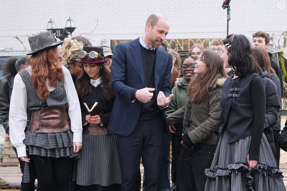 Photo : Le prince William, prince de Galles, visite la London Screen ...