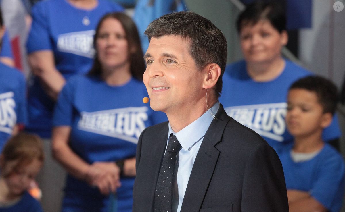 Photo : Les porte-drapeaux pour les Jeux Olympiques et Paralympiques de Paris 2024 au Journal ...