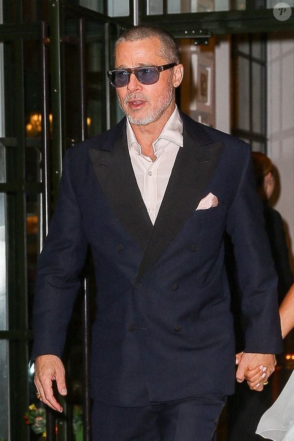 Photo : Brad Pitt et sa compagne, Ines de Ramon, ont été vus quittant ...