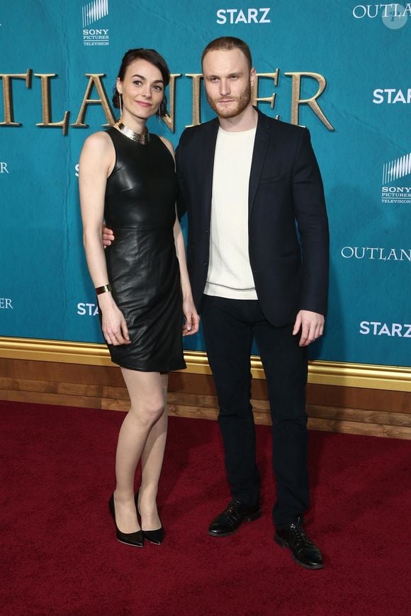 Loin des plateaux de tournage, Romane Portail (Léo Mattéï) s'adonne à ...