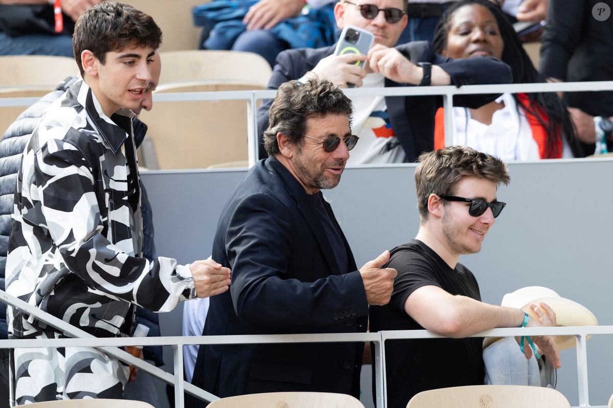 Photo : Patrick Bruel, ses fils Oscar et Leon Bruel dans les tribunes ...