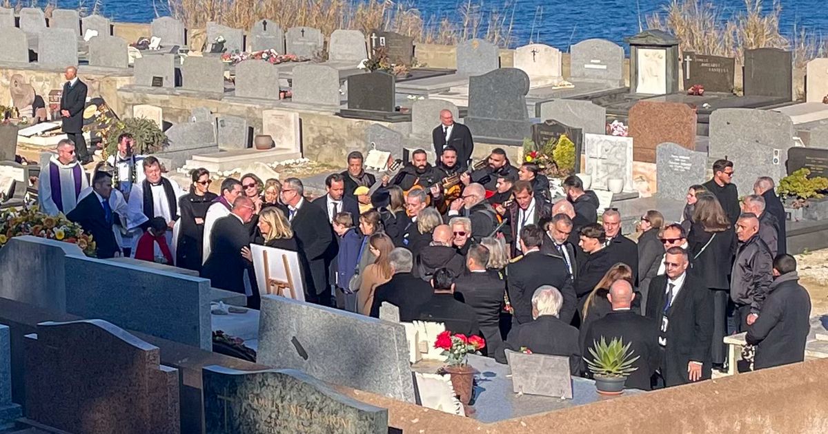 Brigitte Bardot : Les émotions fortes des adieux, les gestes tendres de ...