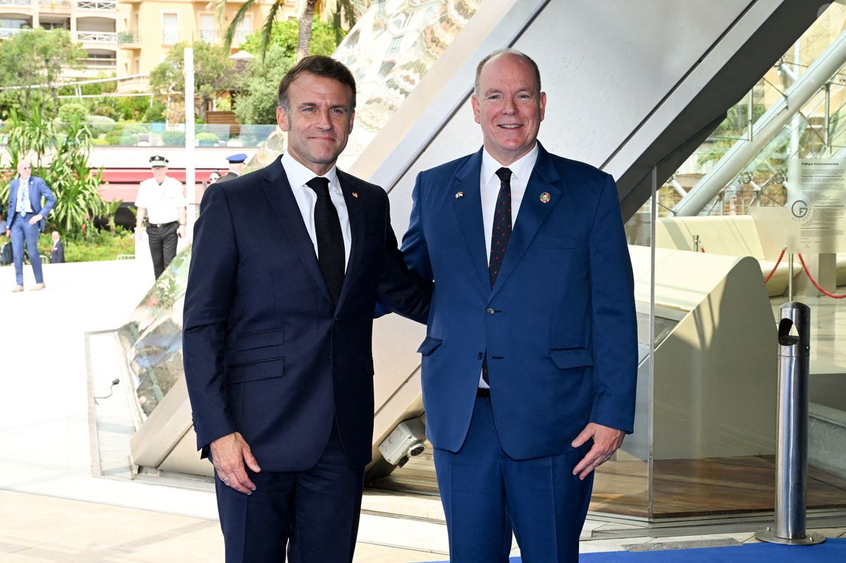 Photo : Le prince Albert II de Monaco accueille le président Emmanuel ...