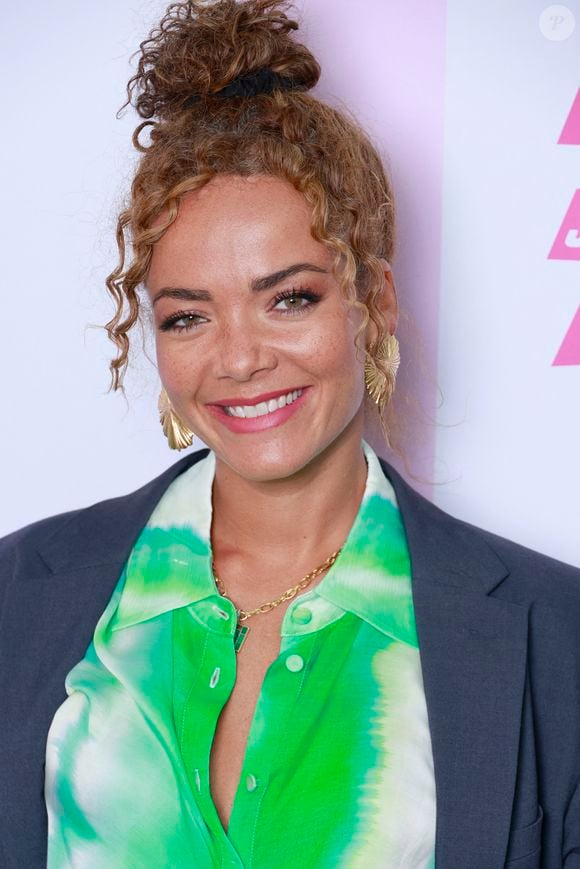 Iris Mittenaere de retour à New York : l'ex-Miss Univers a volé la ...