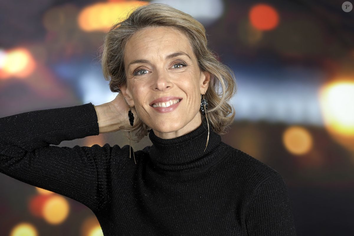 Photo Exclusif Portrait De Julie Andrieu Lors De Lenregistrement