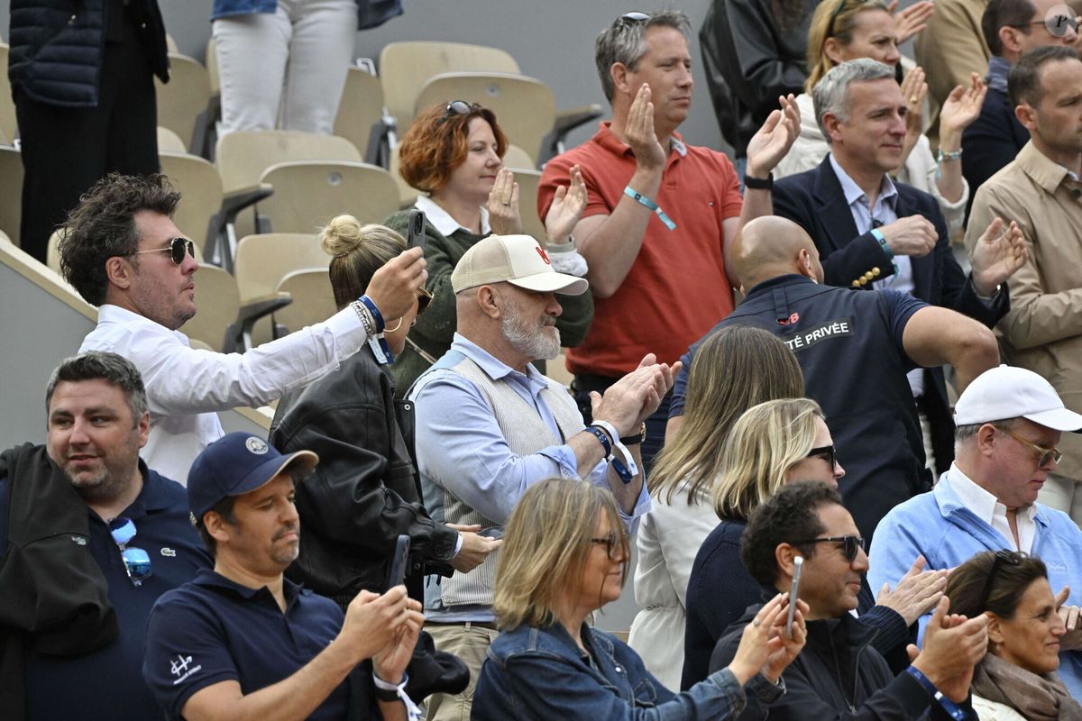 Photo : Laeticia Hallyday avec son compagnon Frédéric Suant et Philippe ...