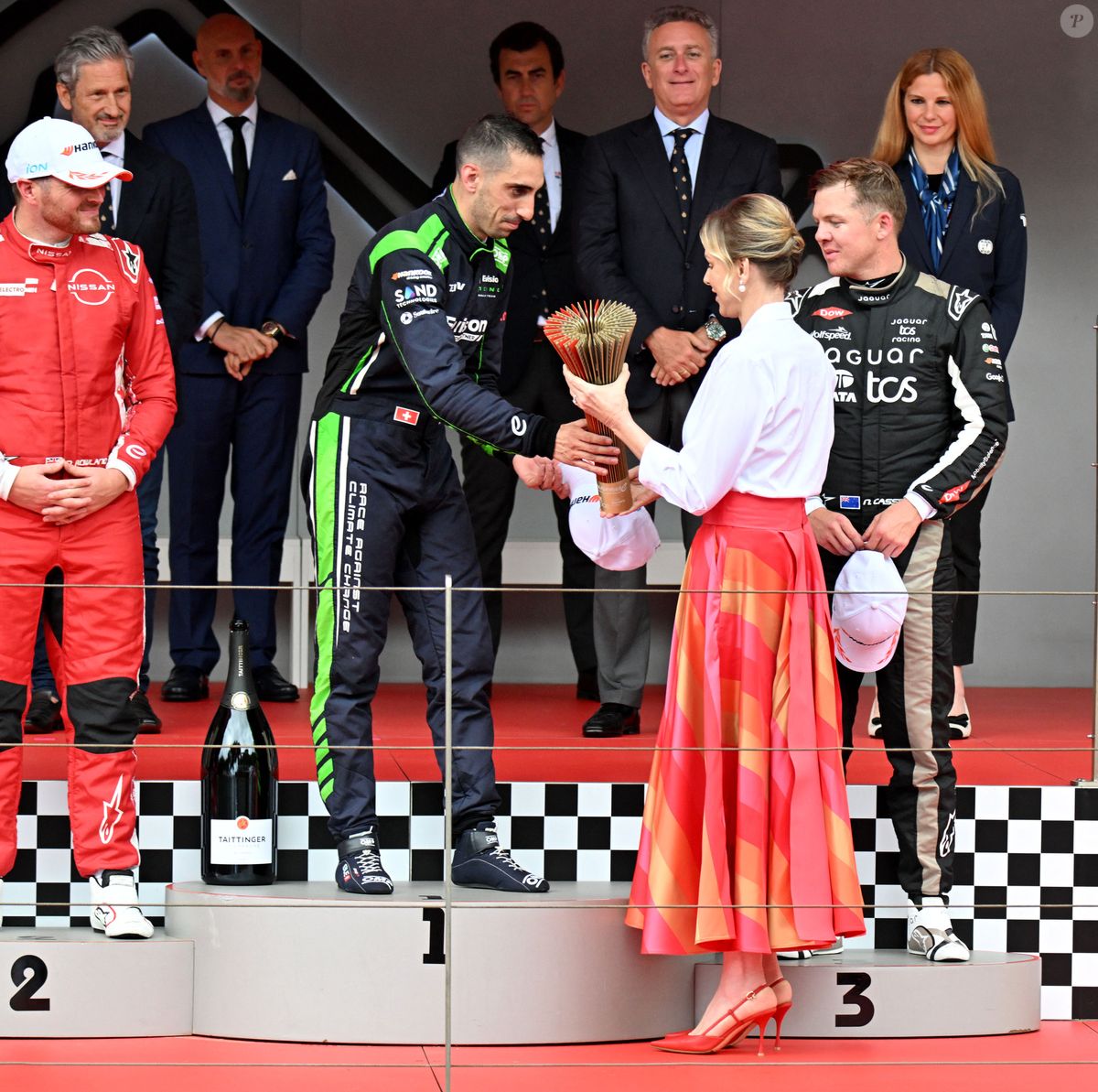 Photo : Mais à peine les trophées remis, la femme du prince Albert s ...