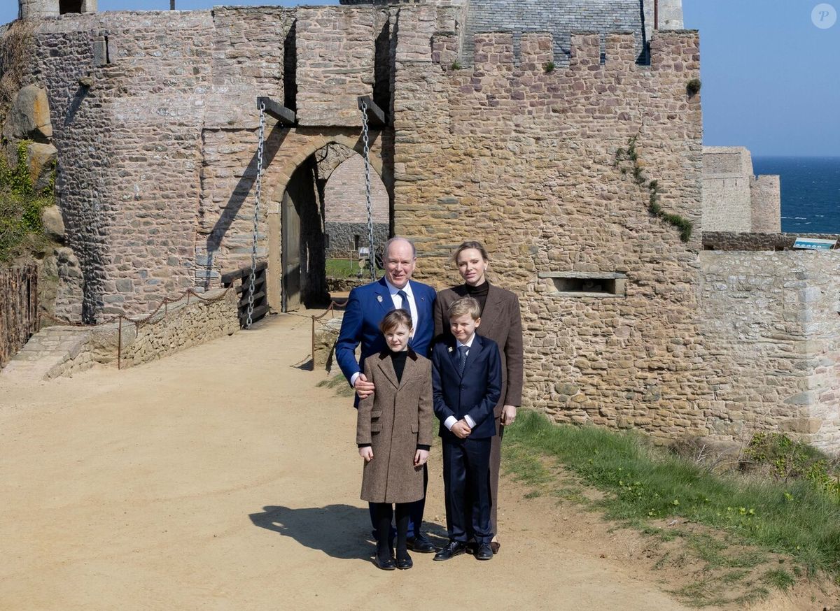 Photo : Pour sa plus grande joie, Albert II de Monaco a aussi pu se rendre au château de ...