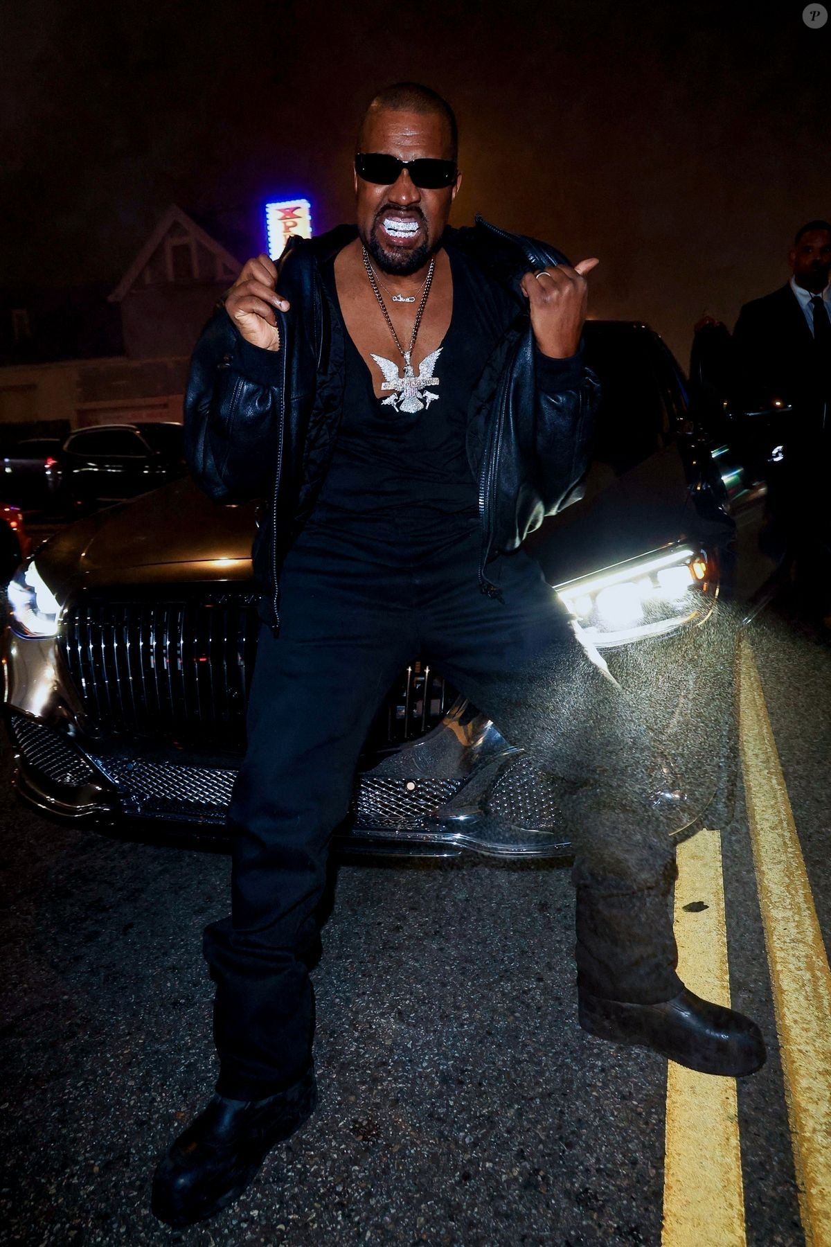 Photo : Exclusif - Kanye West lors d'une séance photo improvisée dans ...