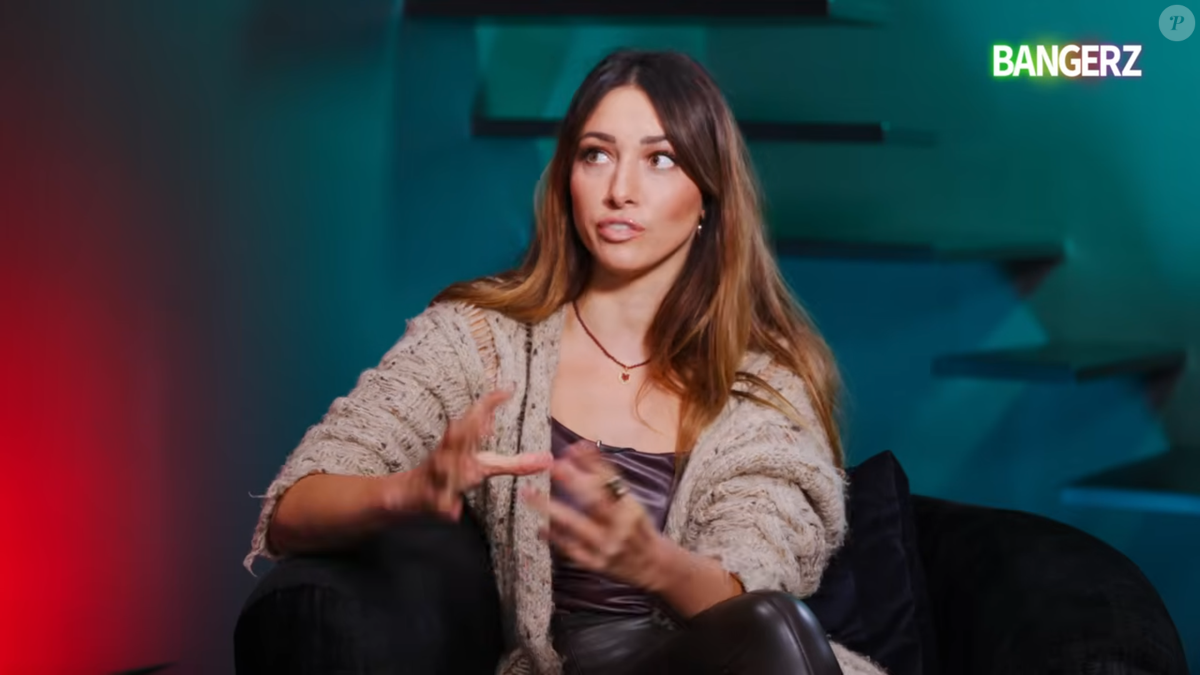 Vidéo : DELPHINE WESPISER : " Autour de moi, c'est pas le bonheur, c ...