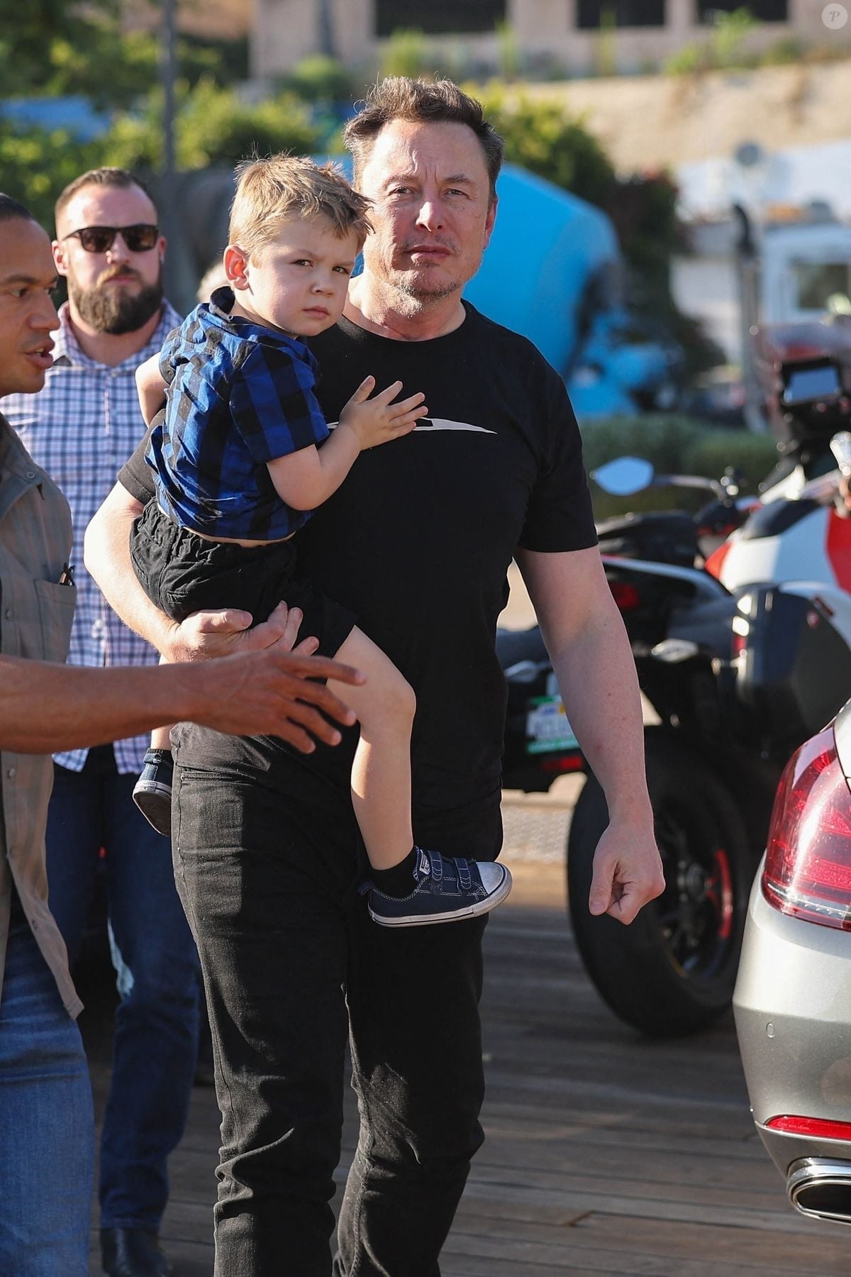Photo : Elon Musk et son fils à Malibu, à la sortie de Nobu. Pictured ...