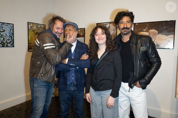 Photo : Et de leur présenter une autre facette de sa personnalité ! Exclusif - Bruno Debrandt ...