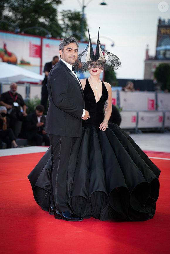 Avant ses 4 concerts à Paris, Lady Gaga est allée dîner avec son fiancé ...