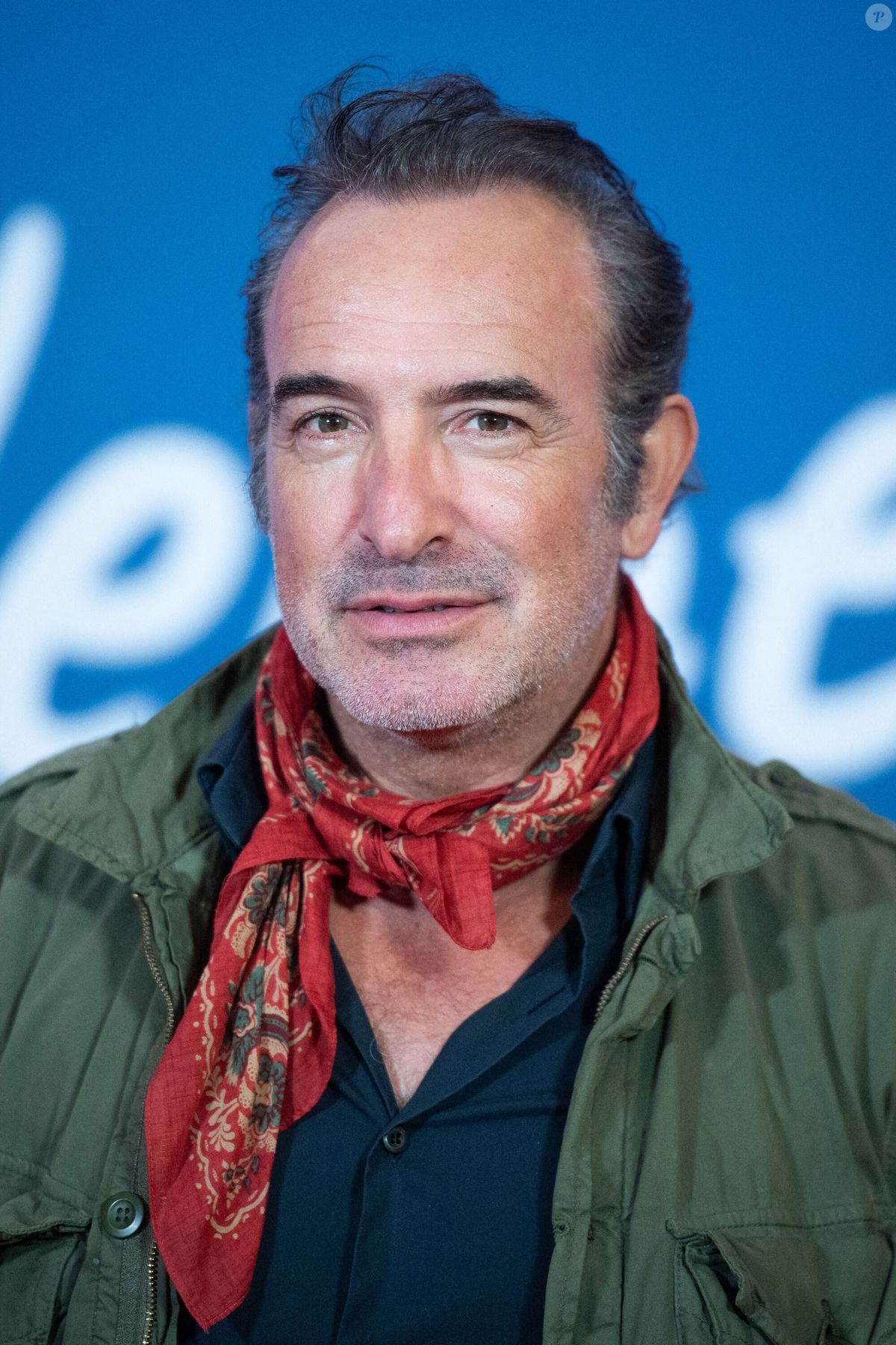 Photo : Jean Dujardin a choisi d'habiter en banlieue, sur les hauteur ...