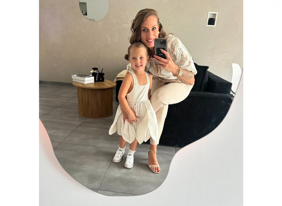 Photo : Camille Santoro de "Familles nombreuses" avec sa fille Alba ...