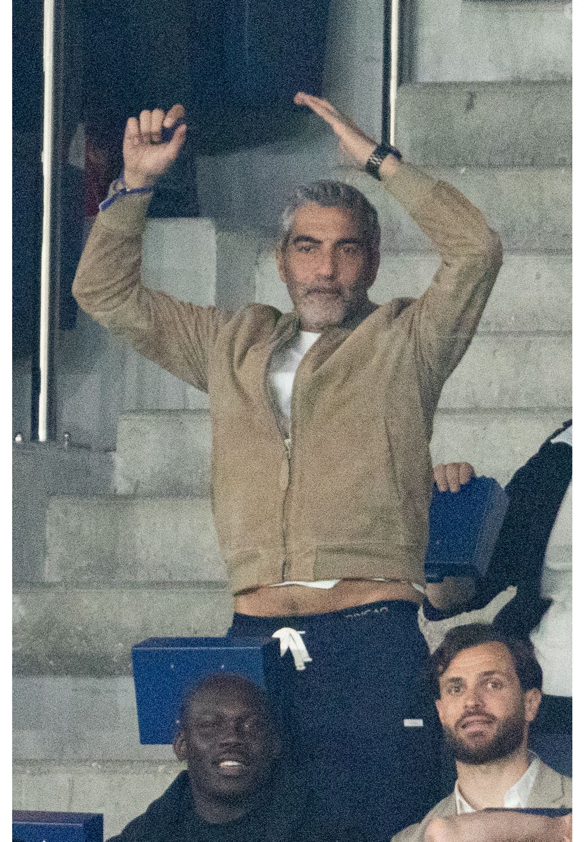 Photo : Ary Abittan dans les tribunes du match de quart de finale aller ...
