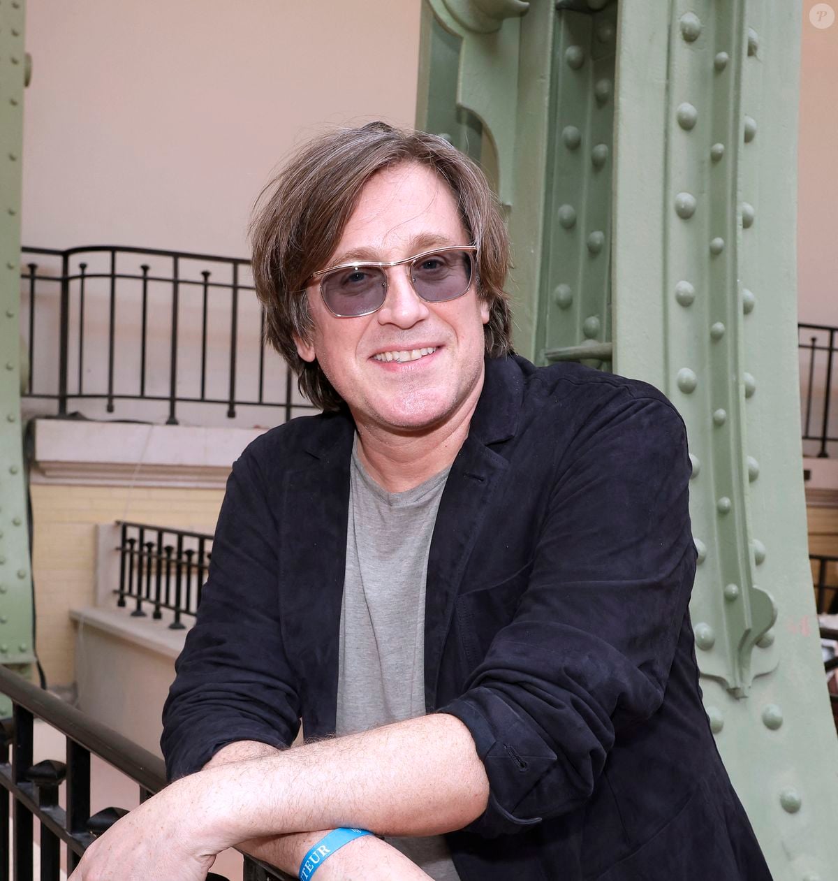 Photo : Thomas Dutronc revient sur le deuil de sa mère, Françoise Hardy ...