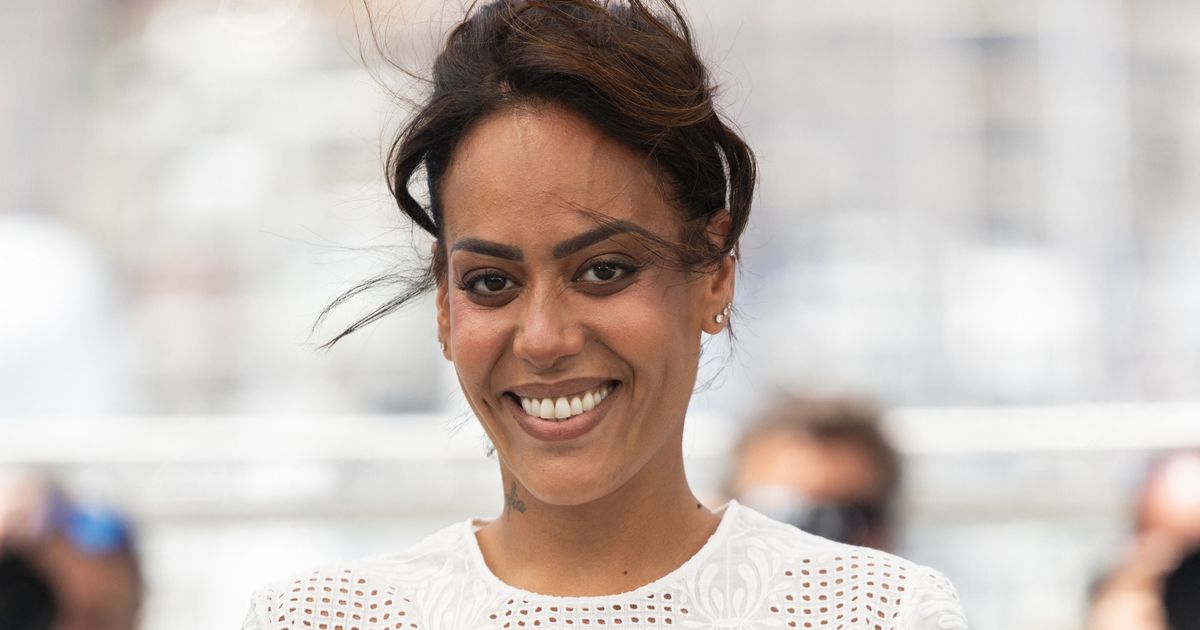 Amel Bent en famille : elle photographie ses trois enfants main dans la ...