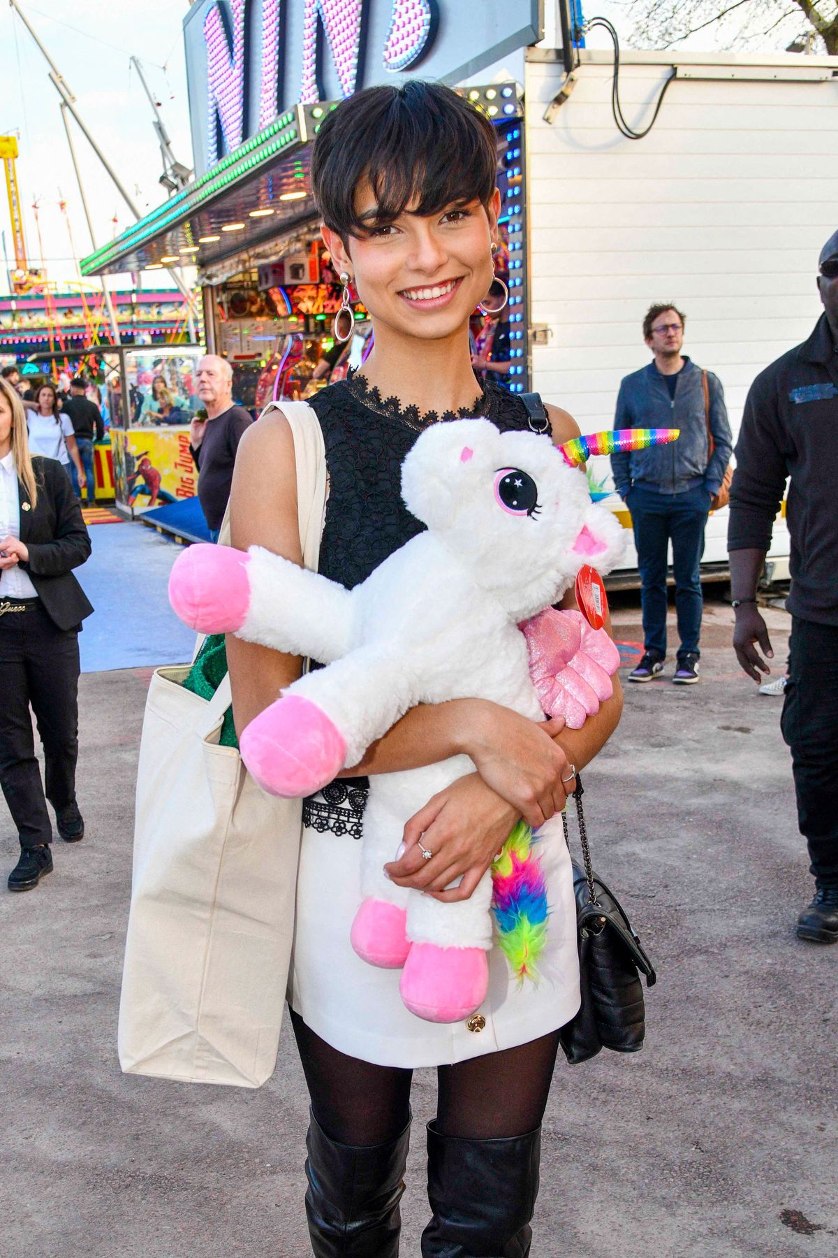 Photo : Eve Gilles, Miss France 2024 - Ouverture de la Foire du Trone ...