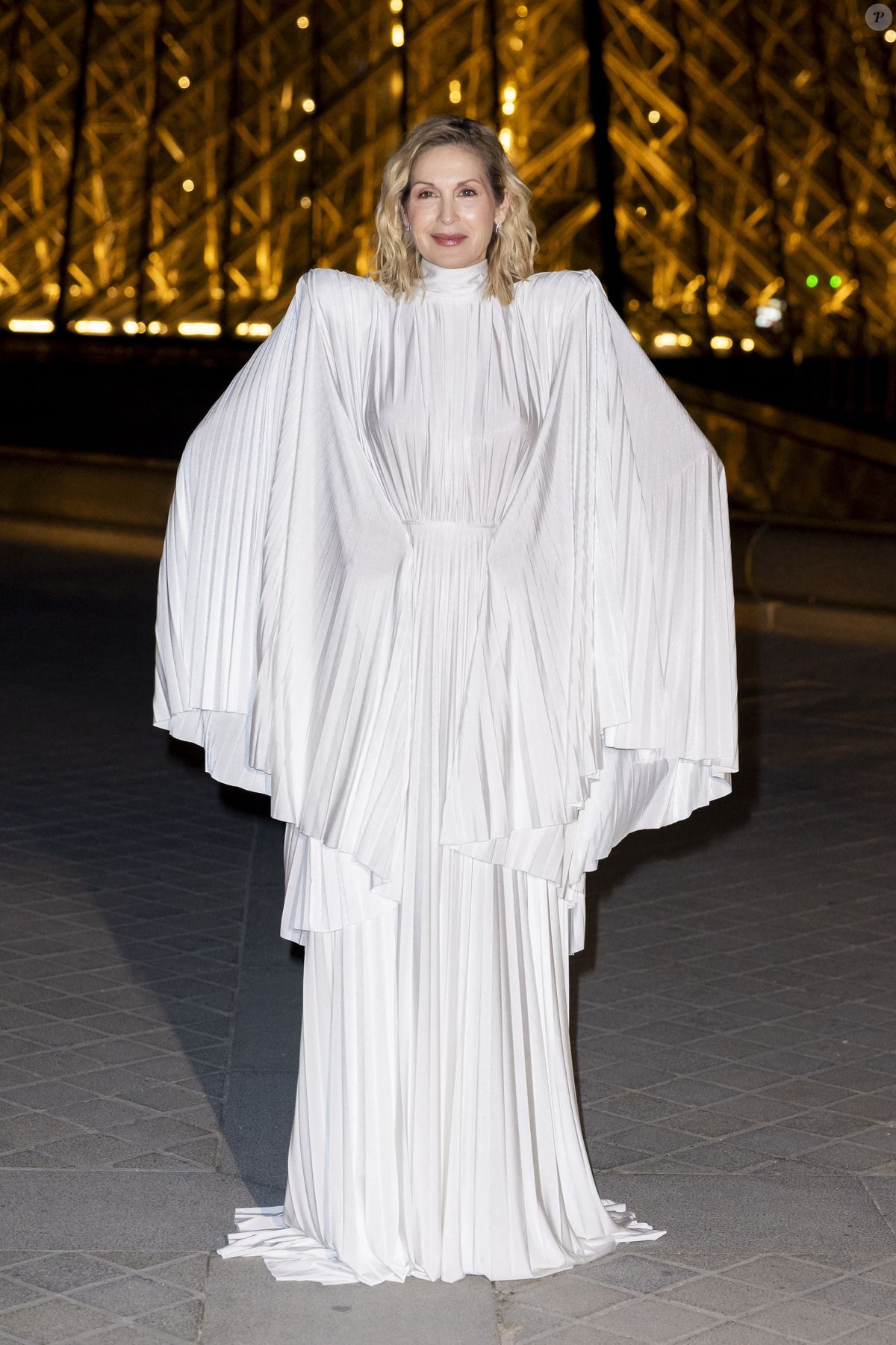 Photo : Kelly Rutherford - Photo Call du « Le Grand Diner du Louvre ...