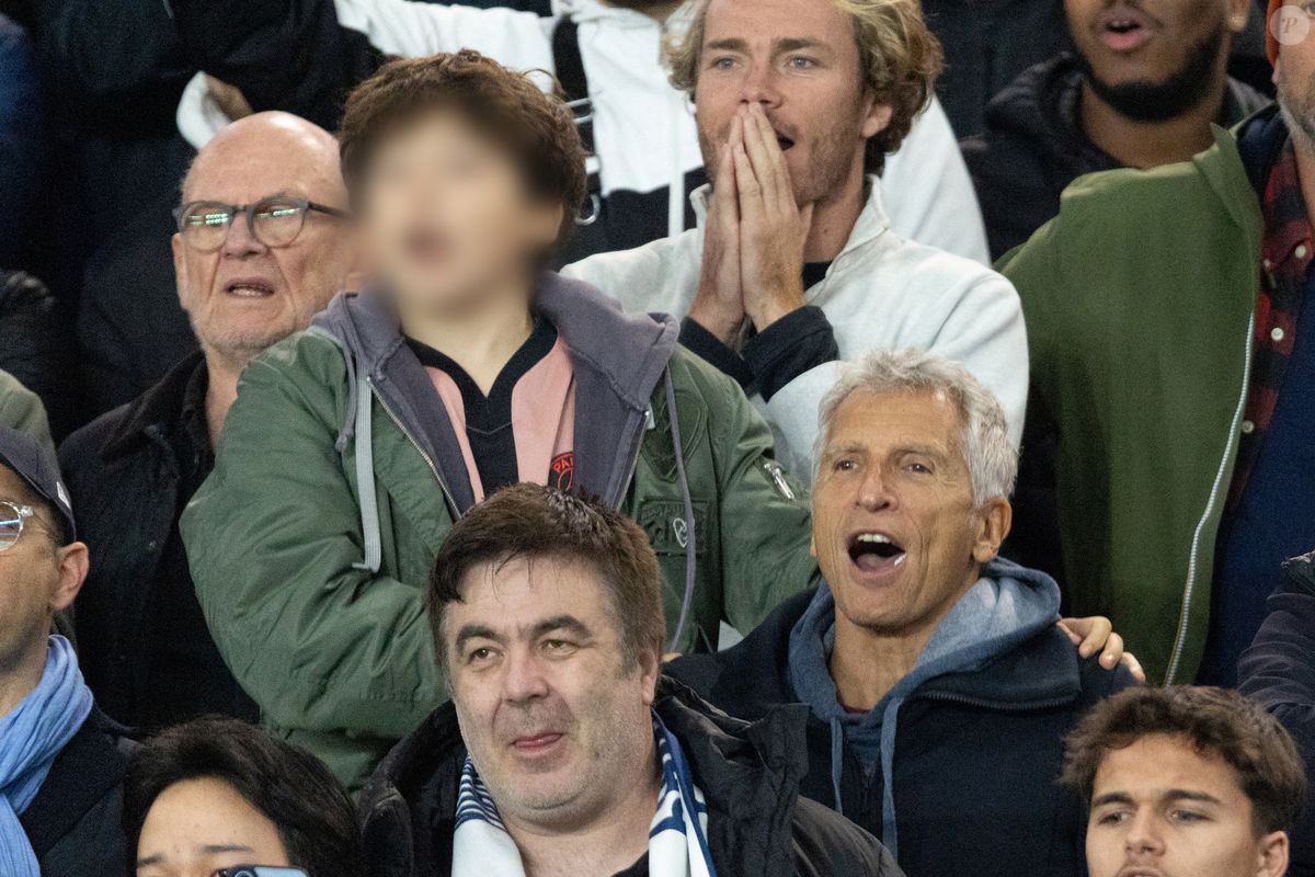Photo : Nagui et son fils Adrien Fam - Célébrités dans les tribunes du ...