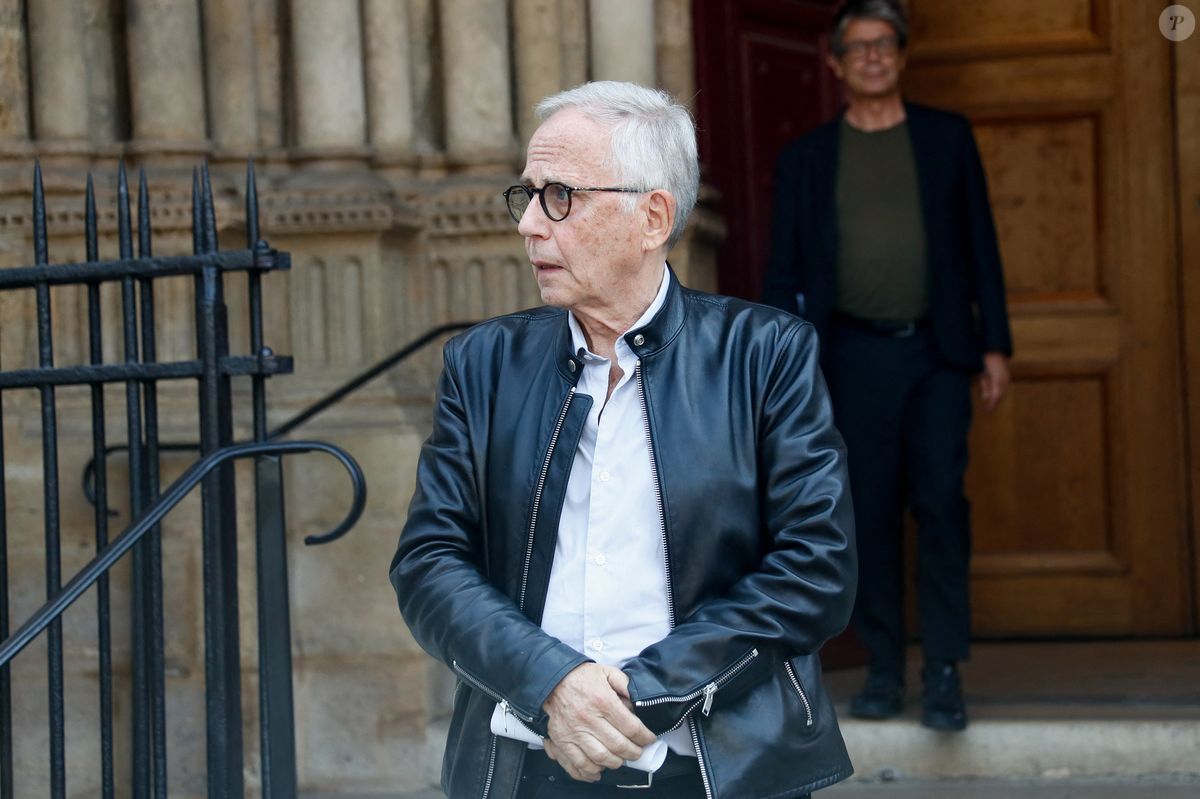 Photo : Fabrice Luchini - Sorties des obsèques de Philippe Labro dans l ...