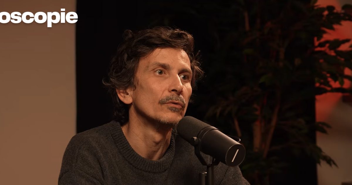 Après sa grande histoire avec une "fille de" de renom, Arnaud Tsamère ...