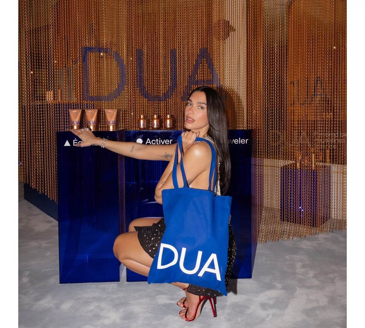 Photo : Dua Lipa a inauguré son pop up store à Paris - Ode (Purepeople)