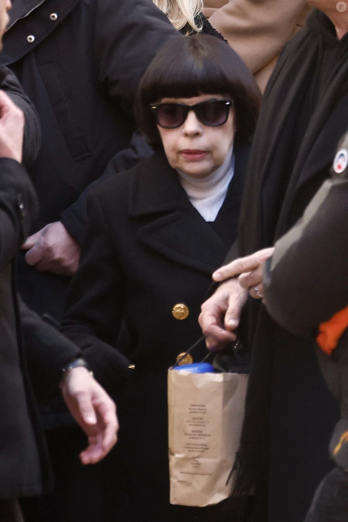 Photo : Mireille Mathieu - Sorties des obsèques de Brigitte Bardot en l ...